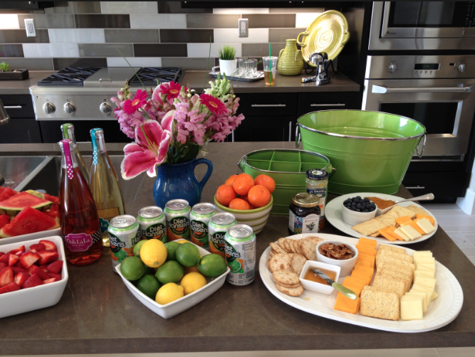 Simple & Stylish Entertaining - Savvy Sassy Moms