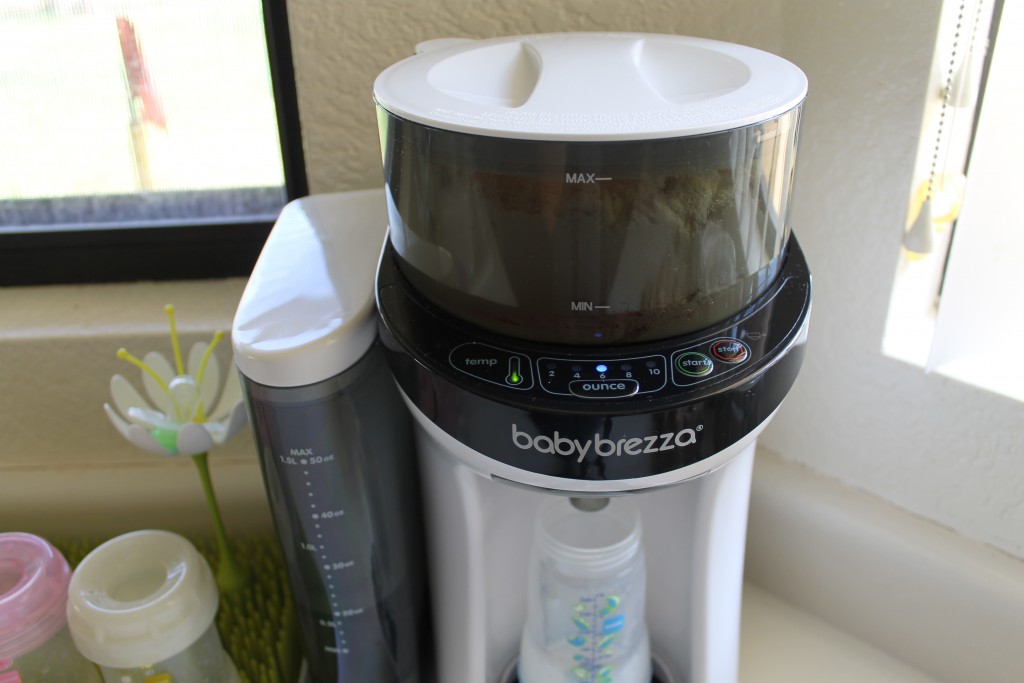 Easy breezy bottle making with Baby Brezza Formula Pro - Savvy Sassy Moms