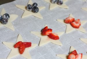 Memorial Day mini star pies - Savvy Sassy Moms