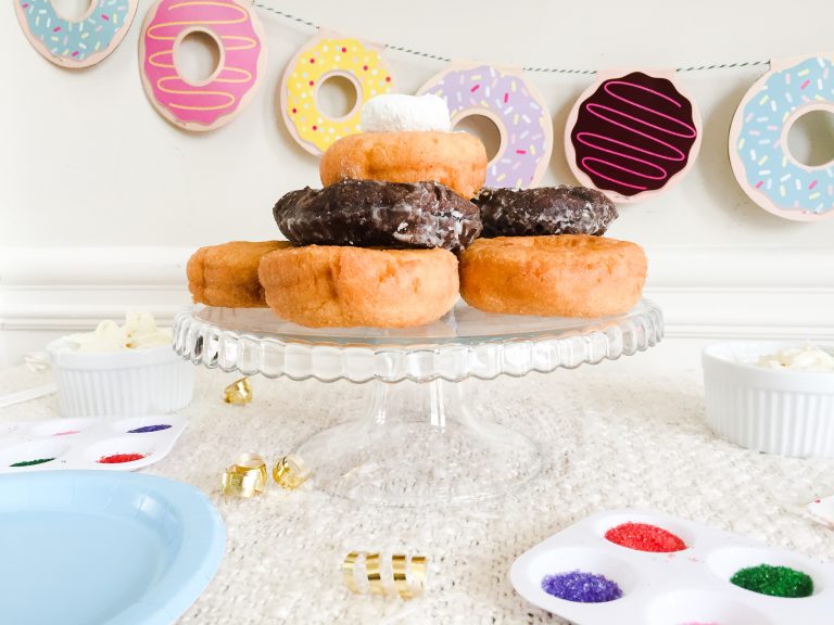 How to host an easy donut party - Savvy Sassy Moms