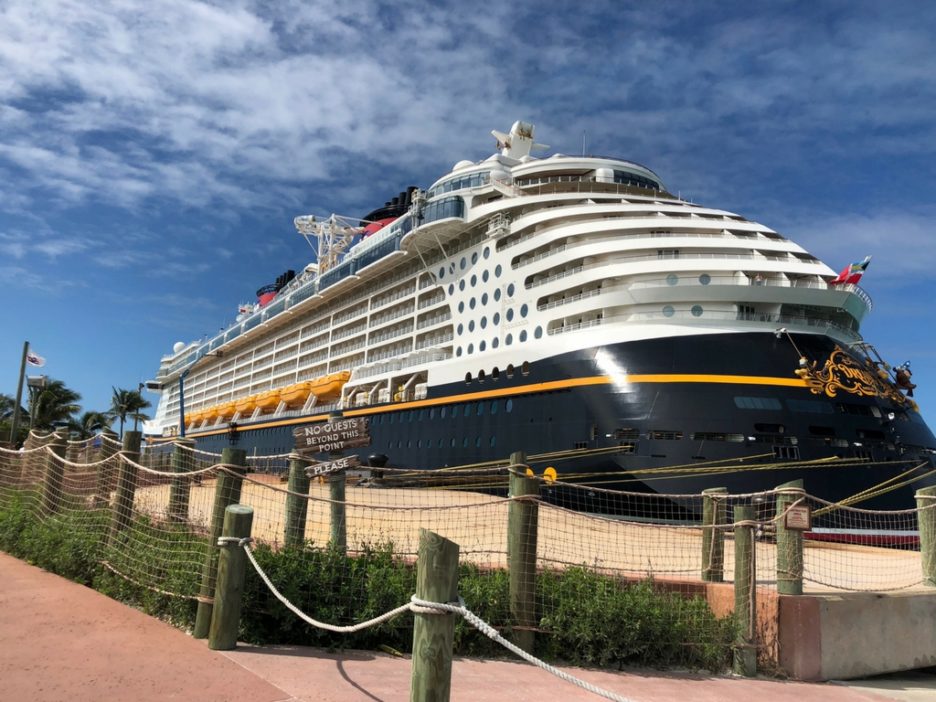 8 Reasons To Go On The Disney Dream (The Best Family Vacation!)
